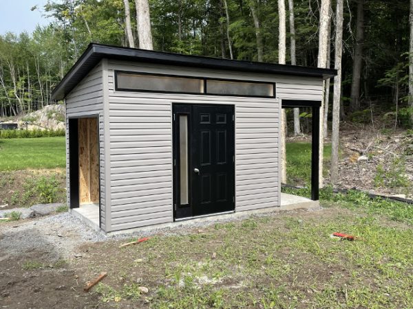 Construction d’un cabanon dans une pente | Cabanons Mirabel